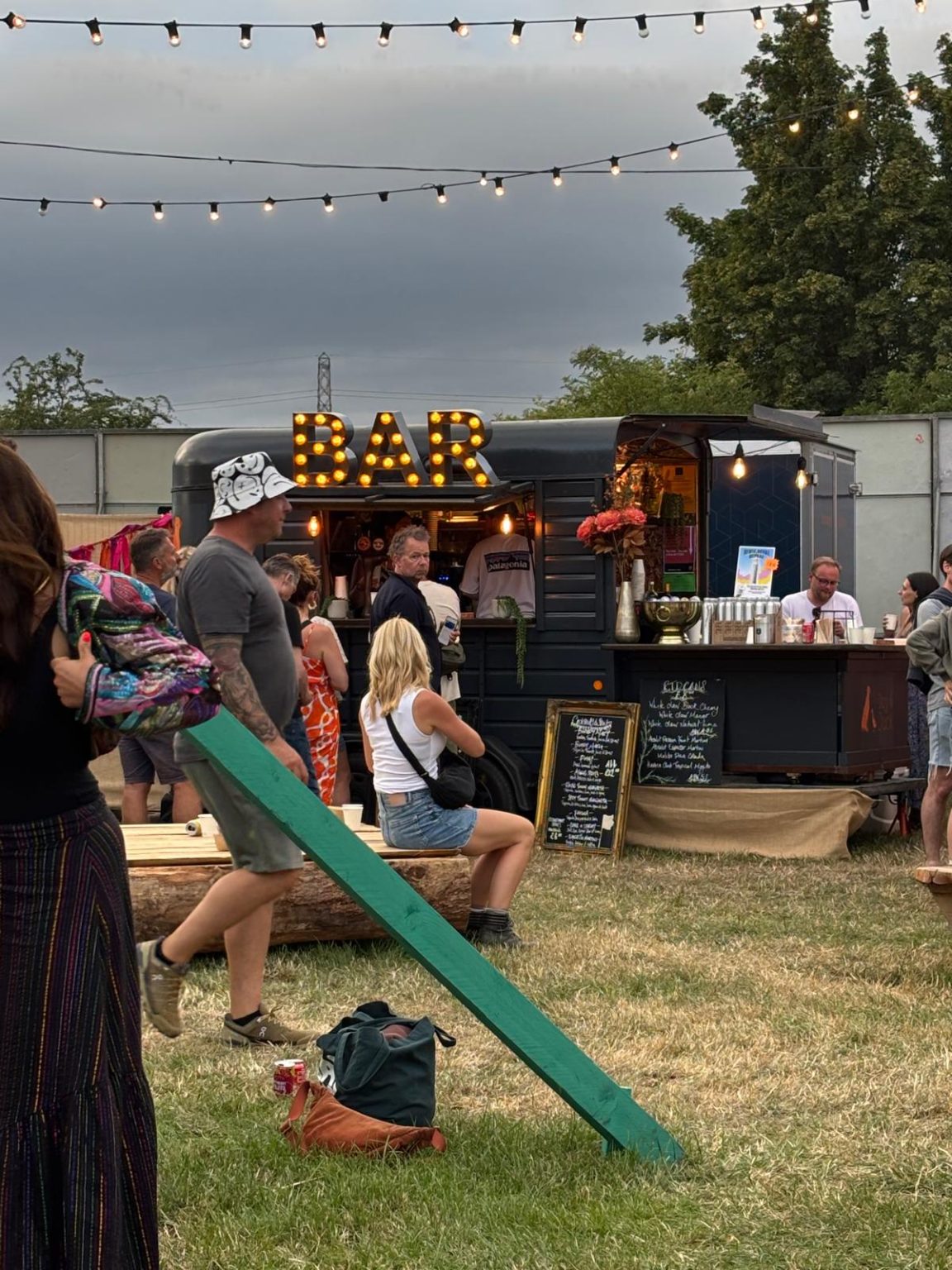 Glastonbury Festival: VIP Bar Service – Orange Beach Bars